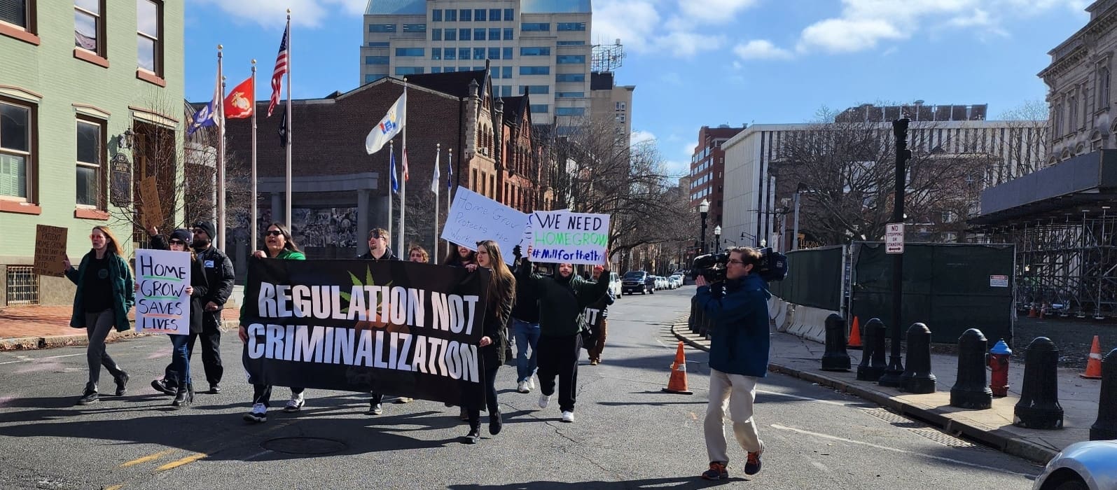 Activists Celebrate Cannabis, Call for Home Grow Legalization